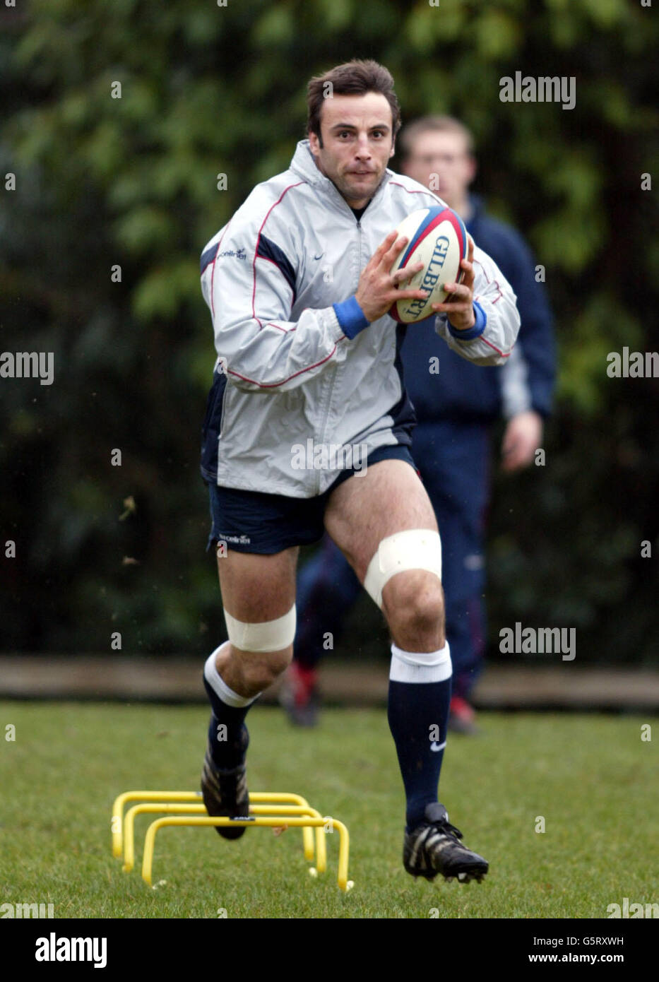 Rugby union training danny grewcock hi-res stock photography and images ...