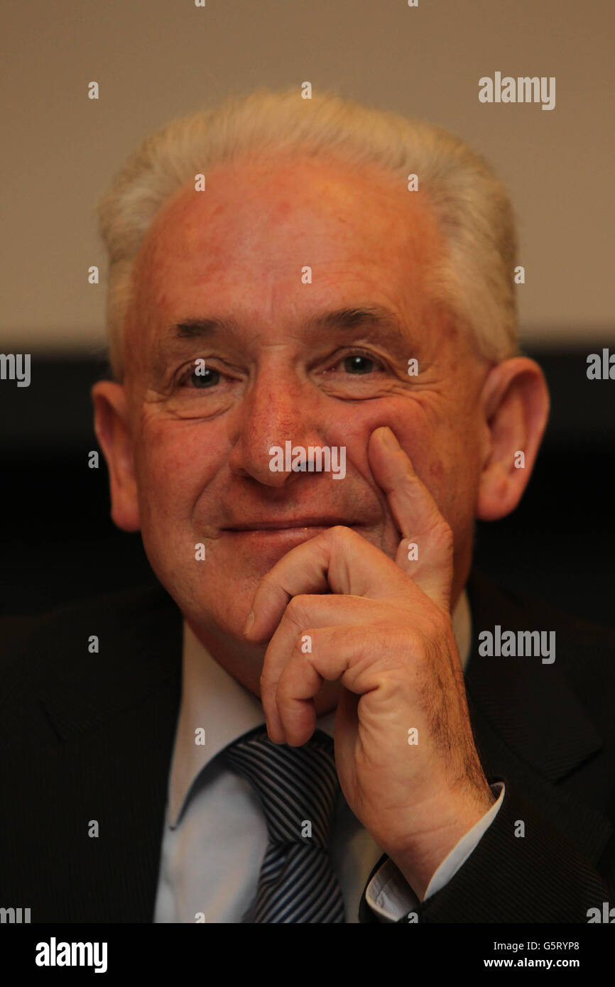 Fr tony flannery hi-res stock photography and images - Alamy