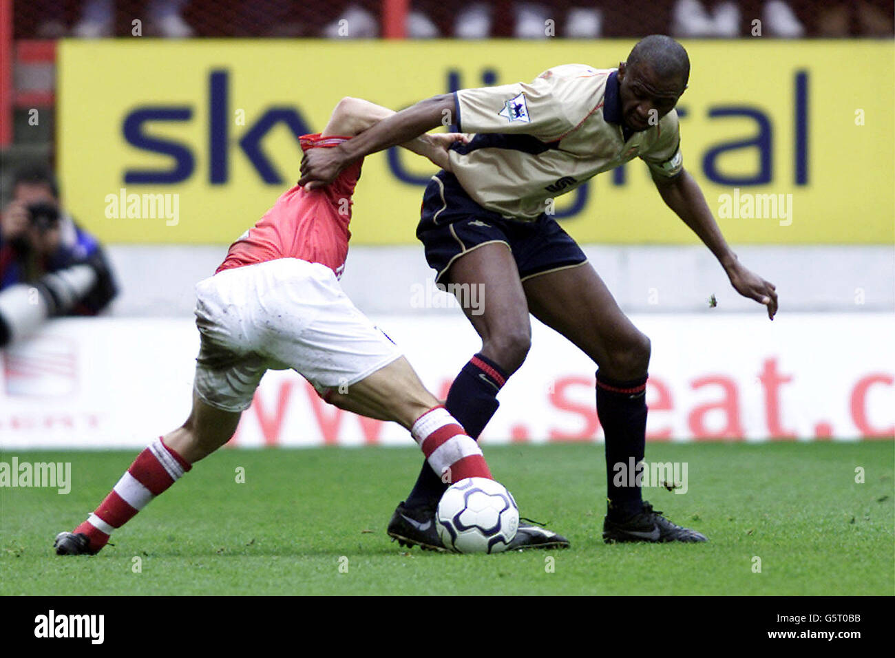 FOOTBALL CHARLTON'S JOHN ROBINSON Stock Photo - Alamy