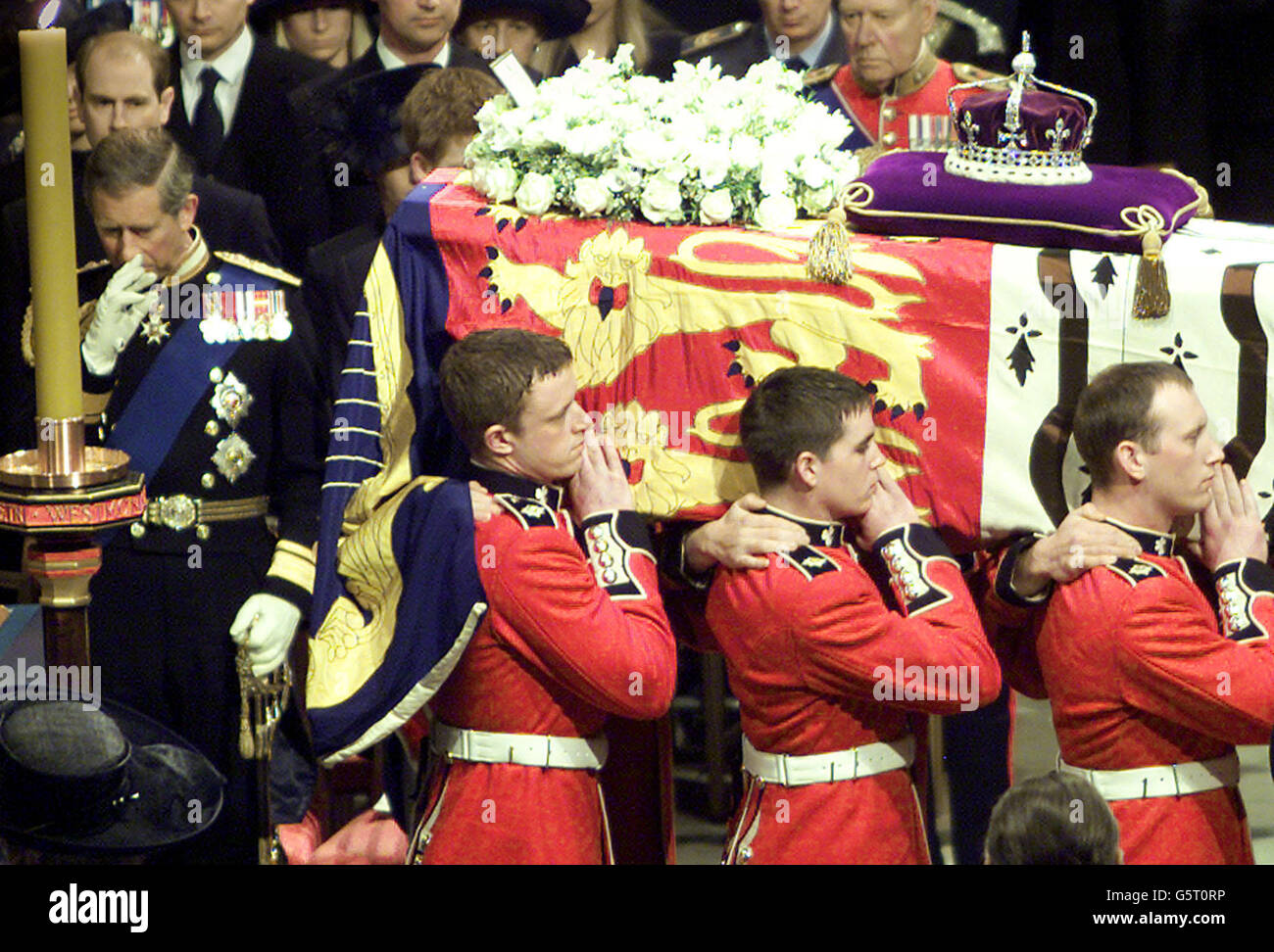 Queen Mother Funeral / Pallbearers Stock Photo - Alamy