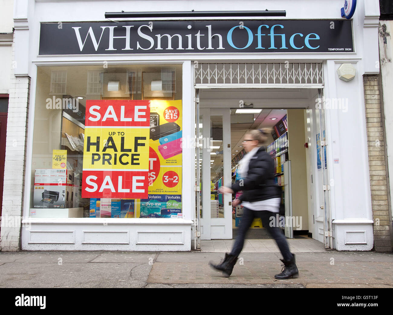 WH Smith Office stock Stock Photo - Alamy