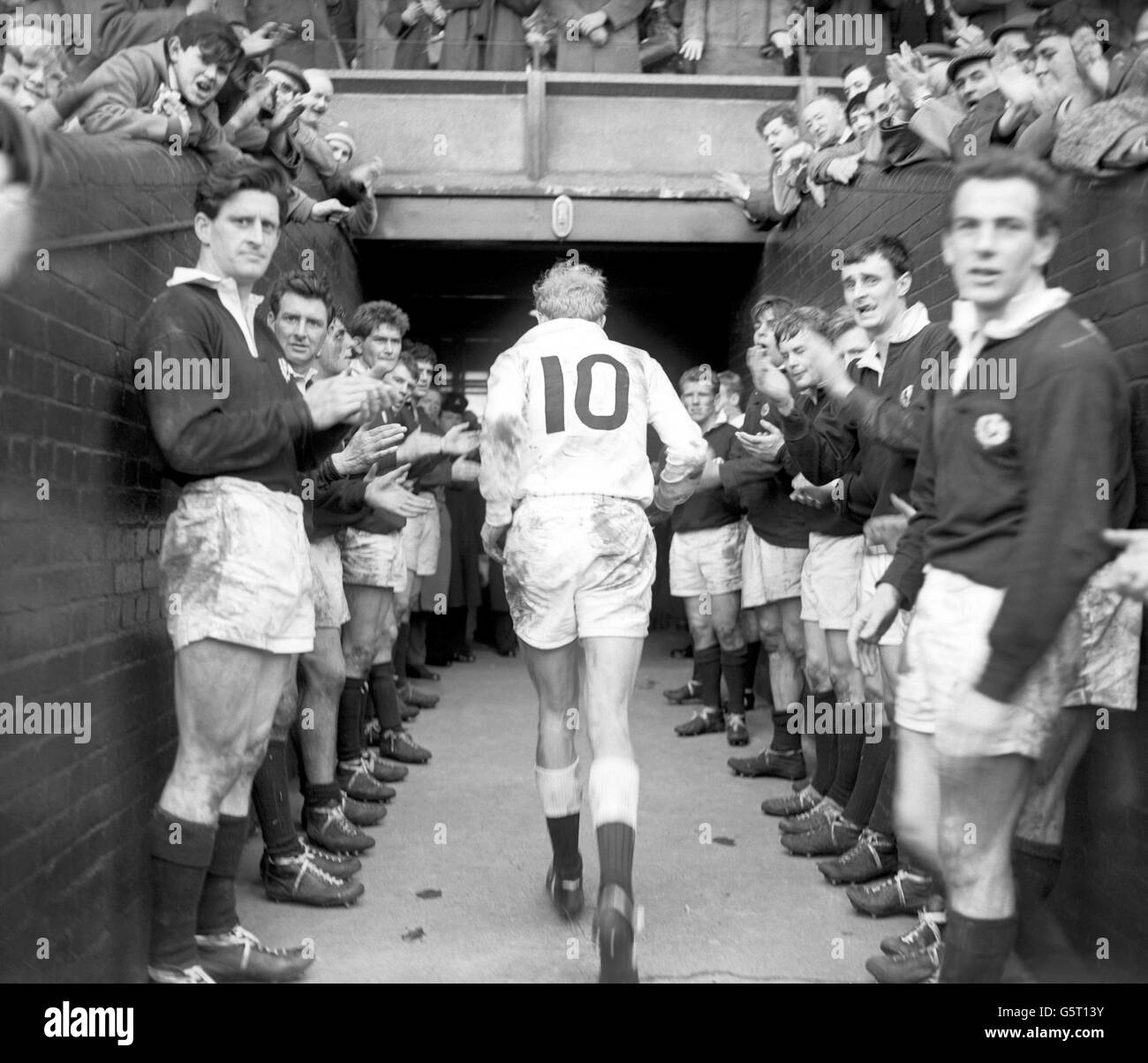 Richard sharp captain hi-res stock photography and images - Alamy