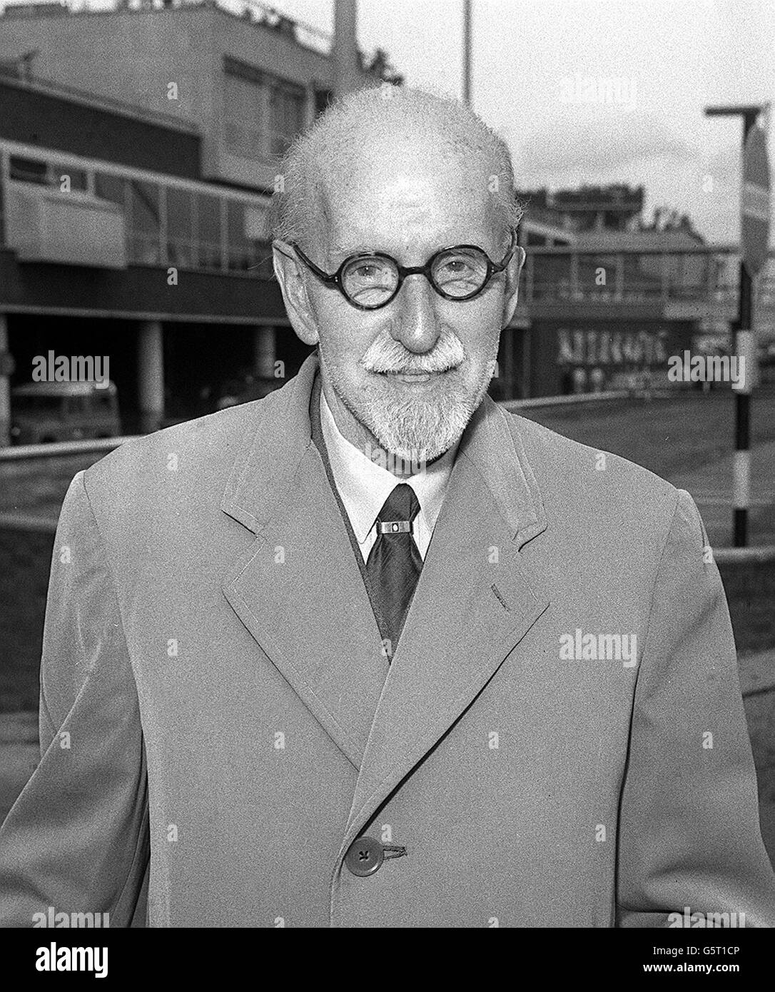 Stanley unwin Black and White Stock Photos & Images - Alamy