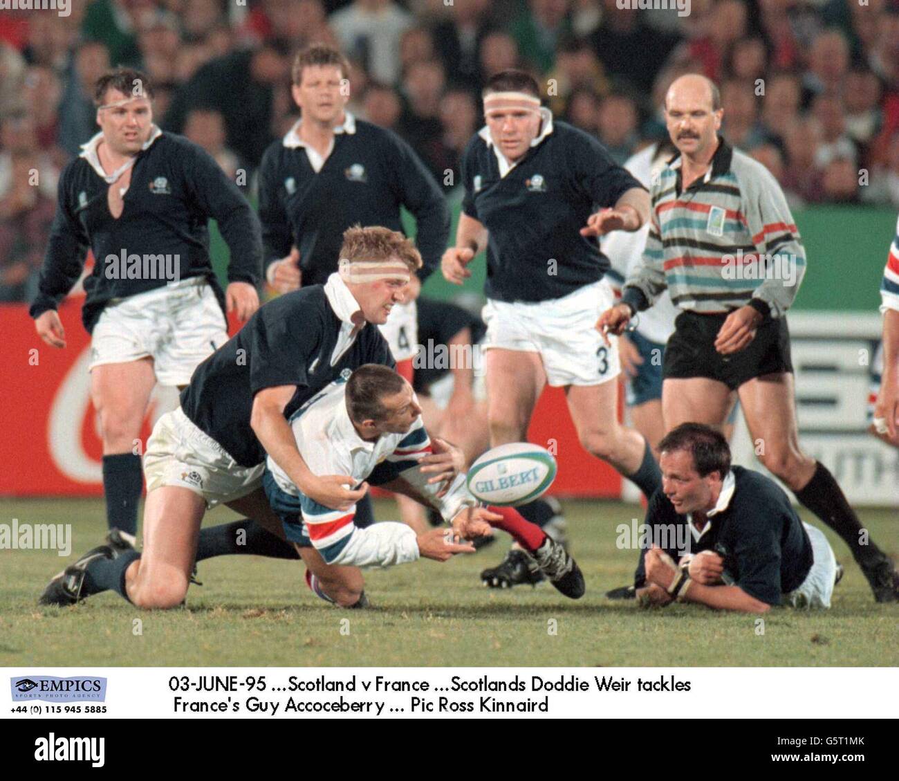 Rugby tackles world cup 1995 hi-res stock photography and images - Alamy