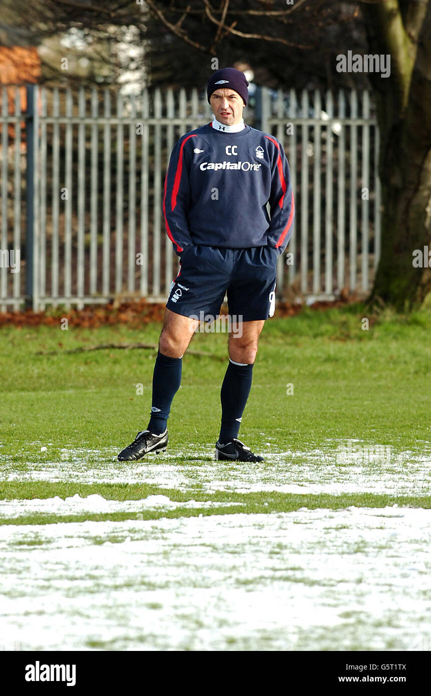 Soccer nottingham forest training session hi-res stock photography and ...