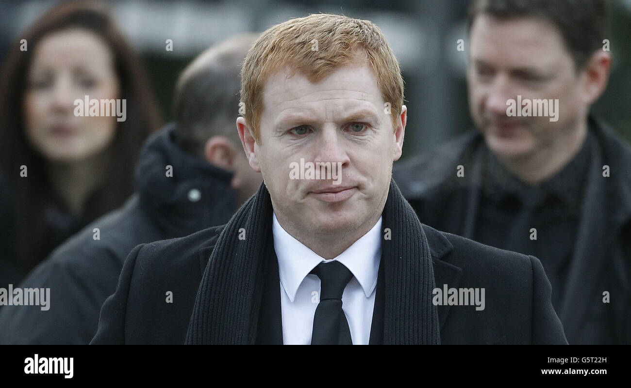 Former celtic assistant manager sean fallon hi-res stock photography ...