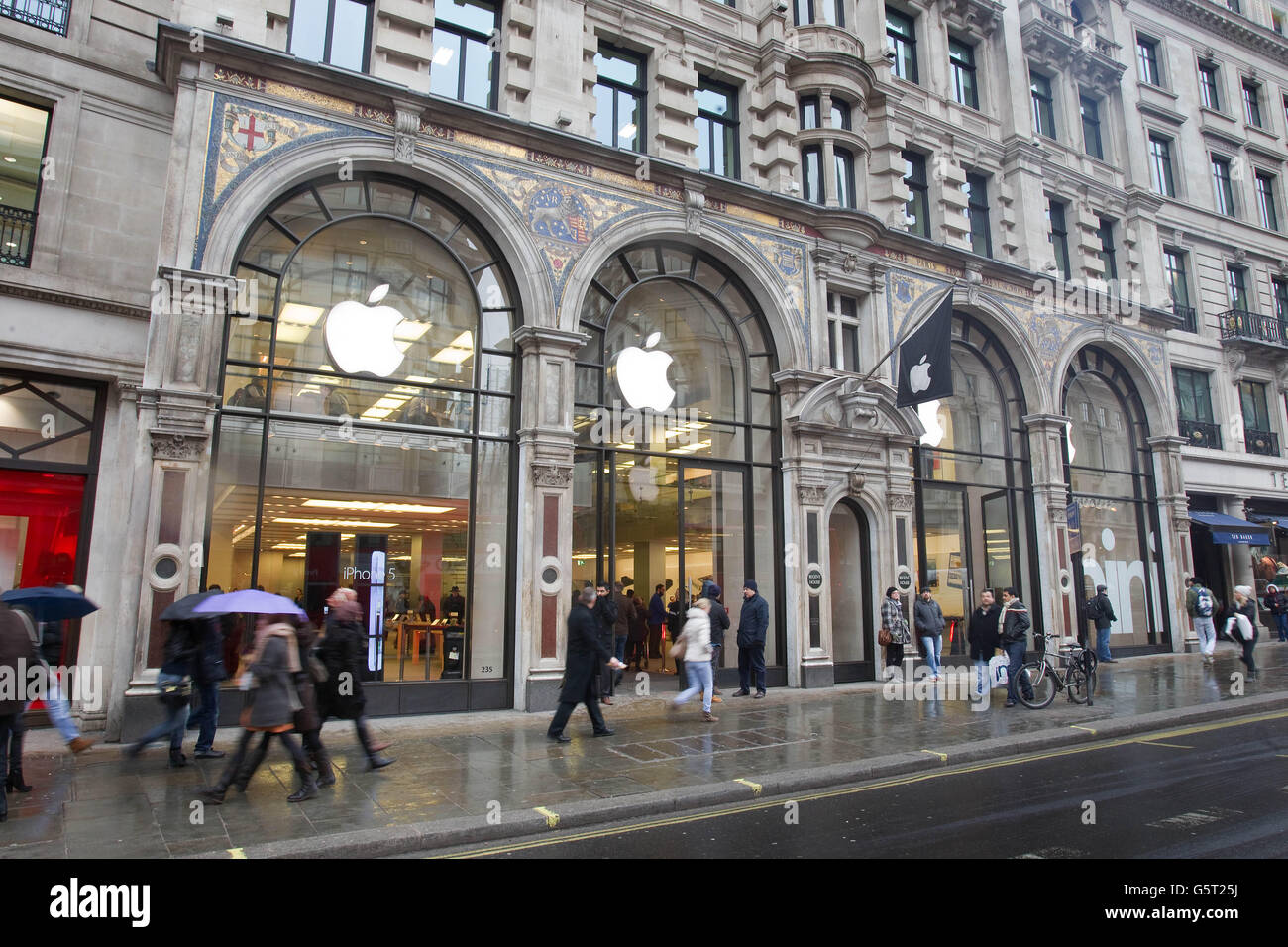 Apple store regents street london hi-res stock photography and images ...
