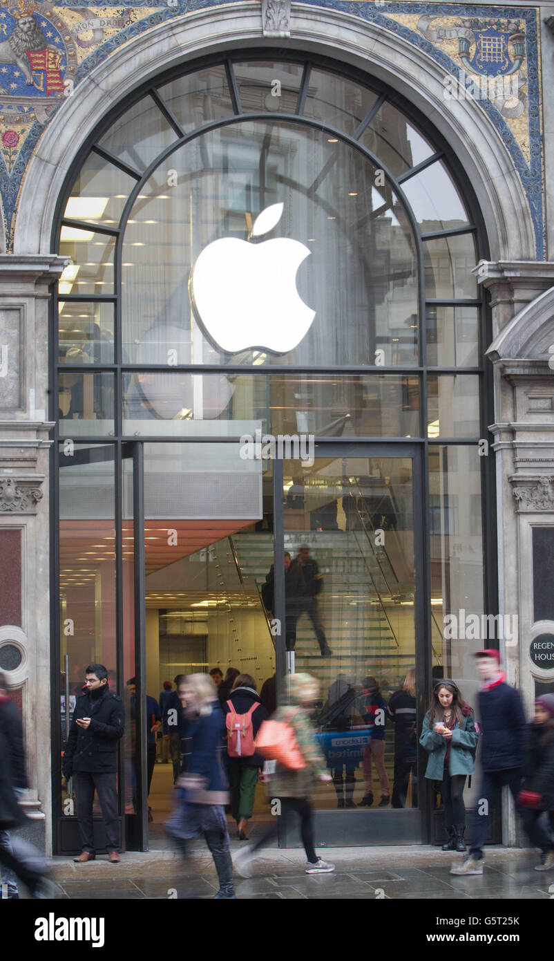Apple store regents street london hi-res stock photography and images ...