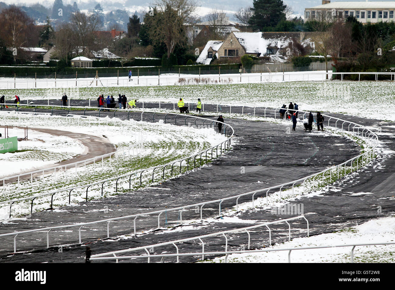 Cheltenham race track hi-res stock photography and images - Alamy
