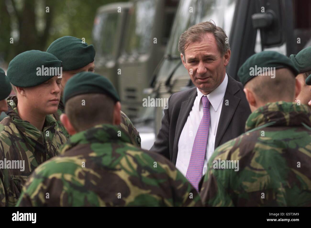Geoff hoon visits 45 commando hi-res stock photography and images - Alamy