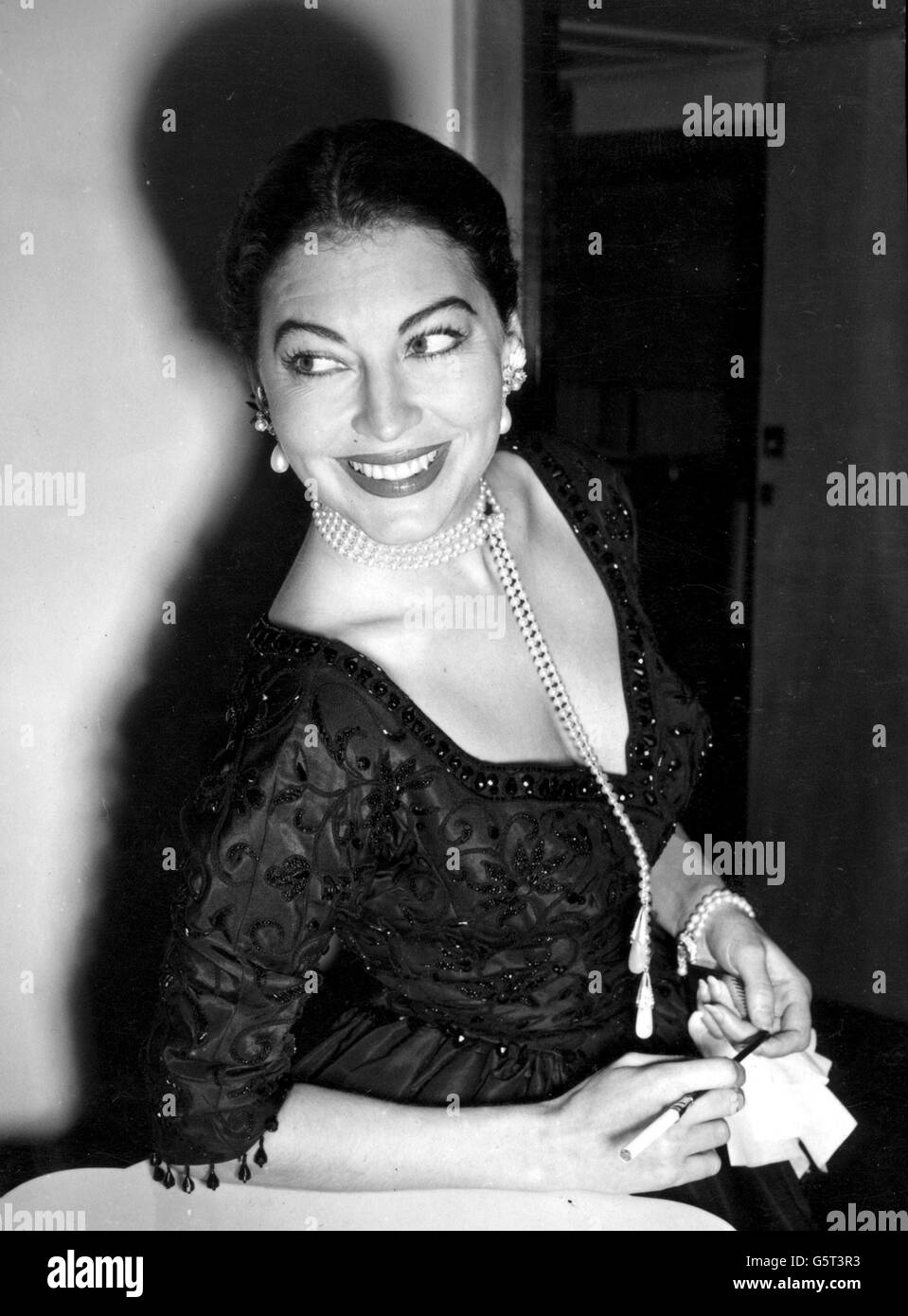 Hollywood actress ava gardner attends party at the savoy hotel hi-res ...