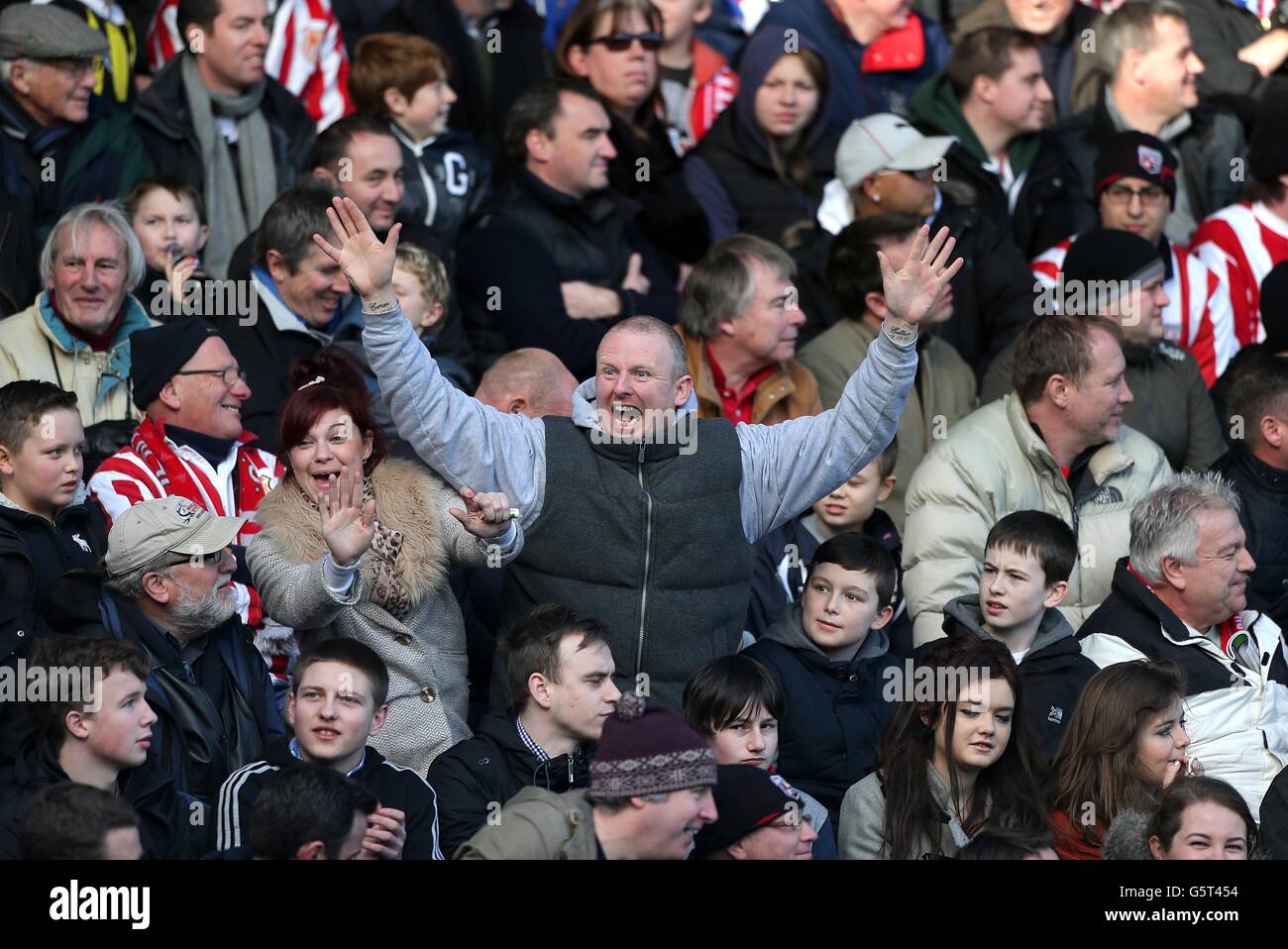 Brentford fans in stands hi-res stock photography and images - Alamy