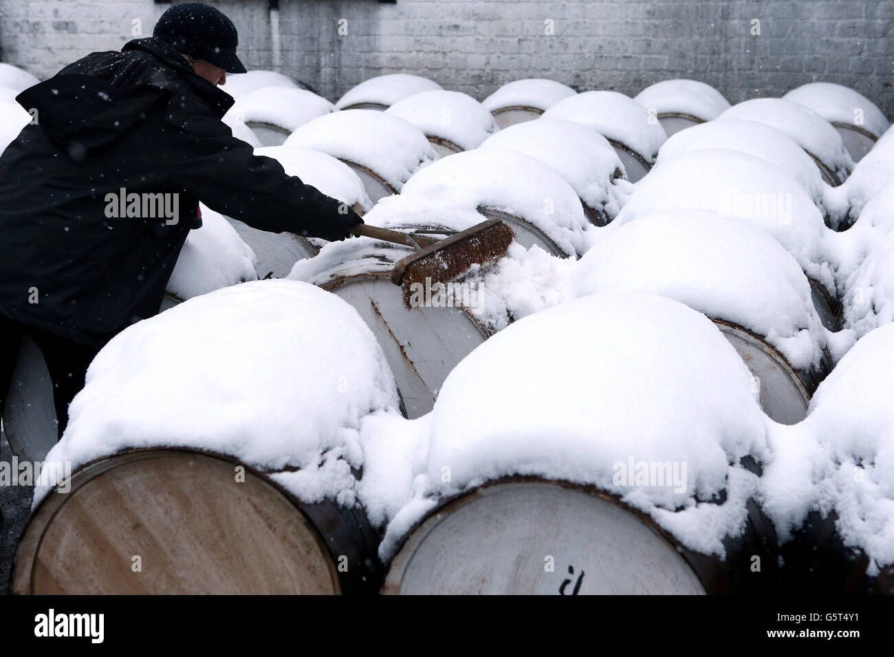 Whisky barrels in snow hi-res stock photography and images - Alamy