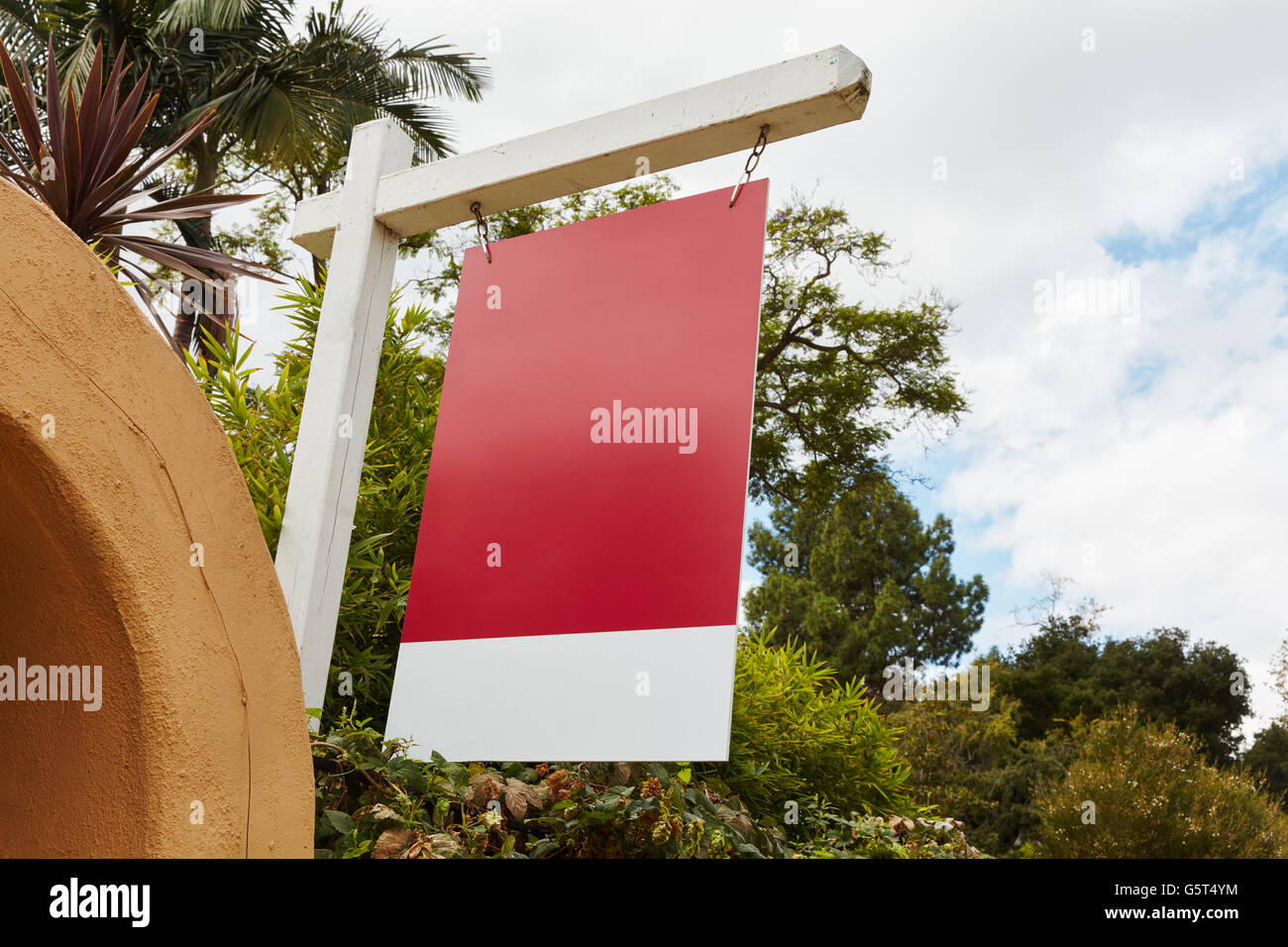 For rent sign front house hi-res stock photography and images - Alamy