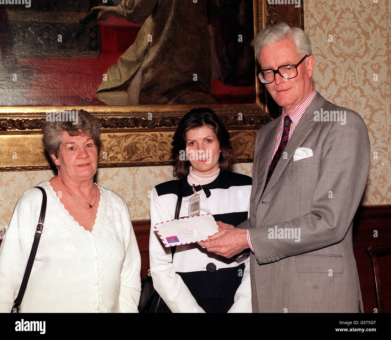 Relatives of the two Britons jailed in Iraq hand over a letter from the ...