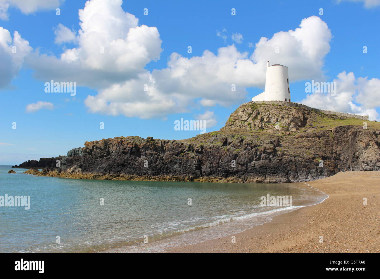 Lighthouse at Llanddwyn Island, Newborough, Anglesey Stock Photo - Alamy
