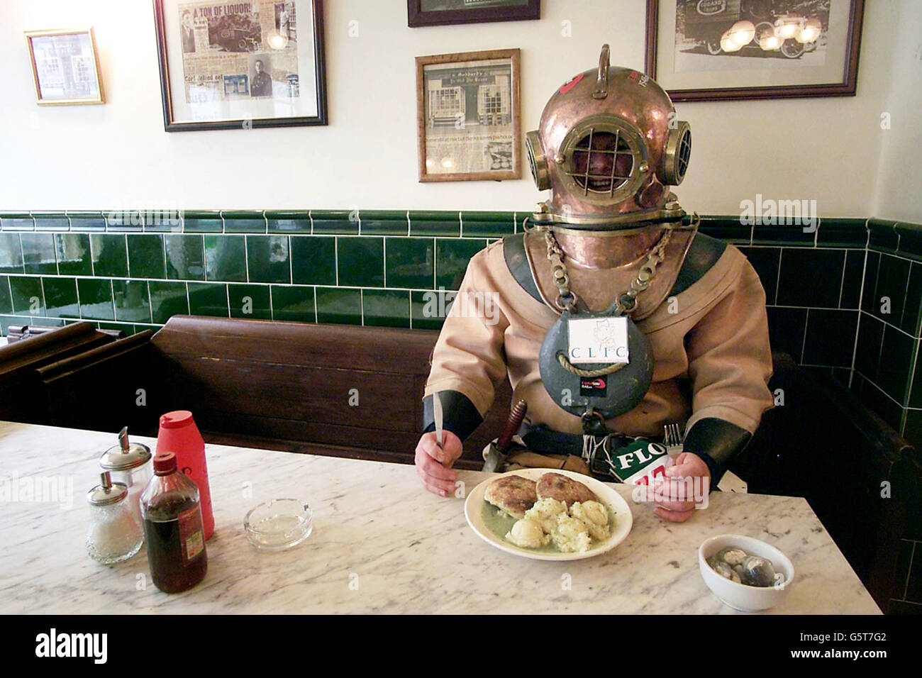 Flora london marathon 2002 hi-res stock photography and images - Alamy