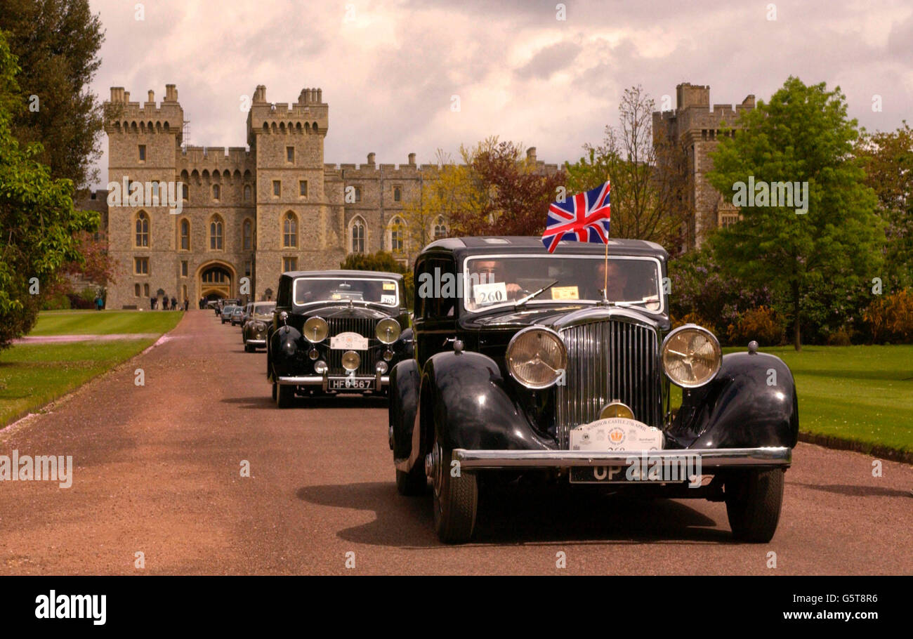 Rolls Royce oweners take part in a Golden Jubilee Tribute rally at ...
