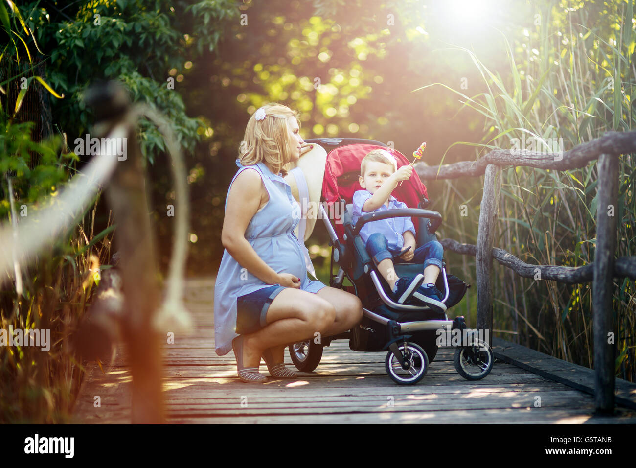 Child in nature hi-res stock photography and images - Alamy