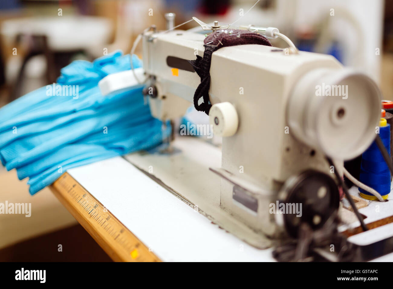 Industrial sewing machine hi-res stock photography and images - Alamy