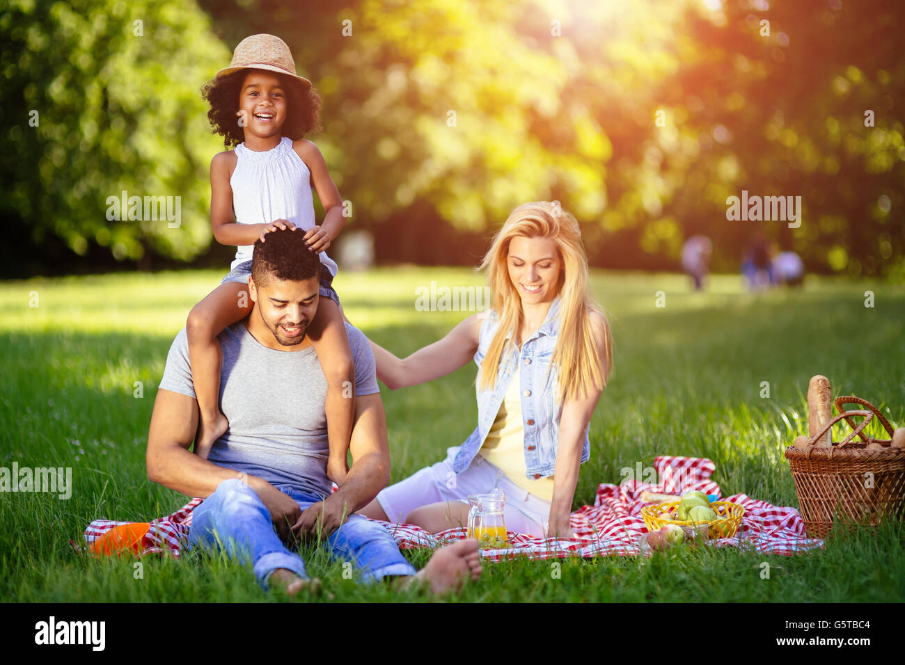 Mother daughter picnic fruit hi-res stock photography and images - Alamy