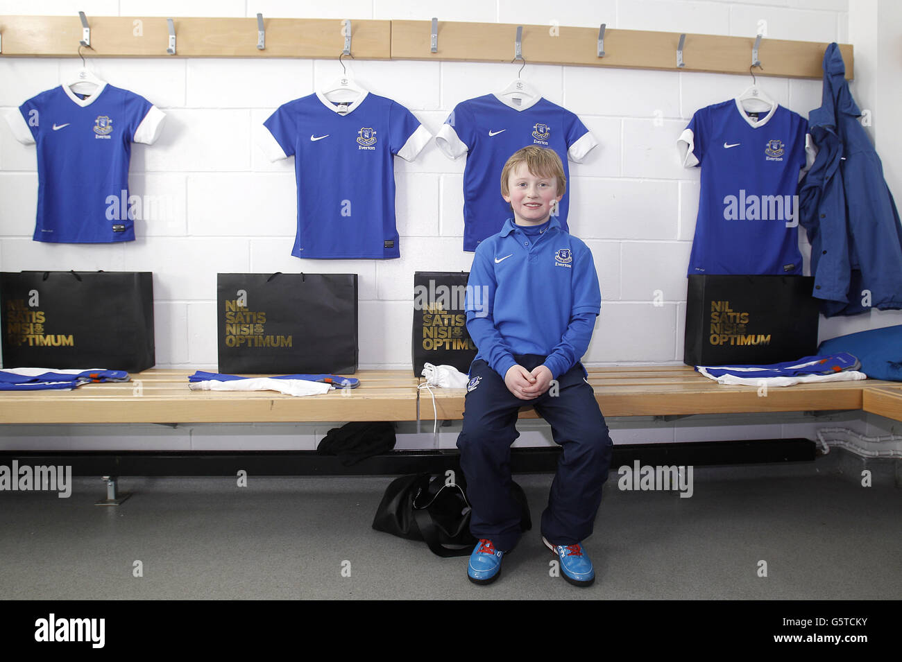 Dressing rooms hi-res stock photography and images - Alamy