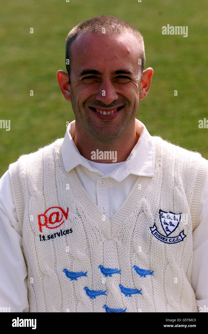 Jason Lewry. Sussex County Cricket's Jason Lewry Stock Photo - Alamy