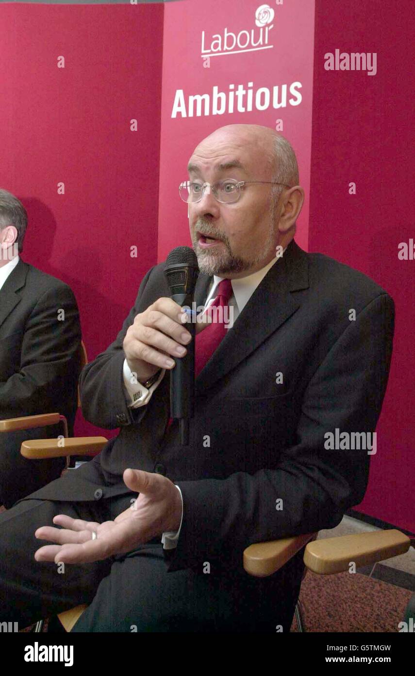 Labour Leader Ruairi Quinn launches his election campaign in Dublin ...