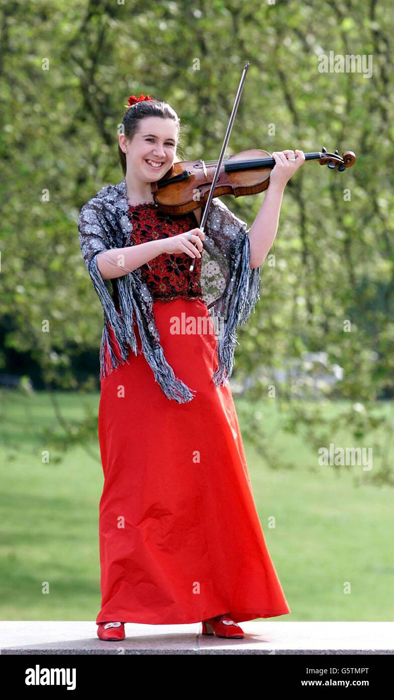 Teenage violin prodigy Chloe Hanslip, 14, from Surrey launches the ...