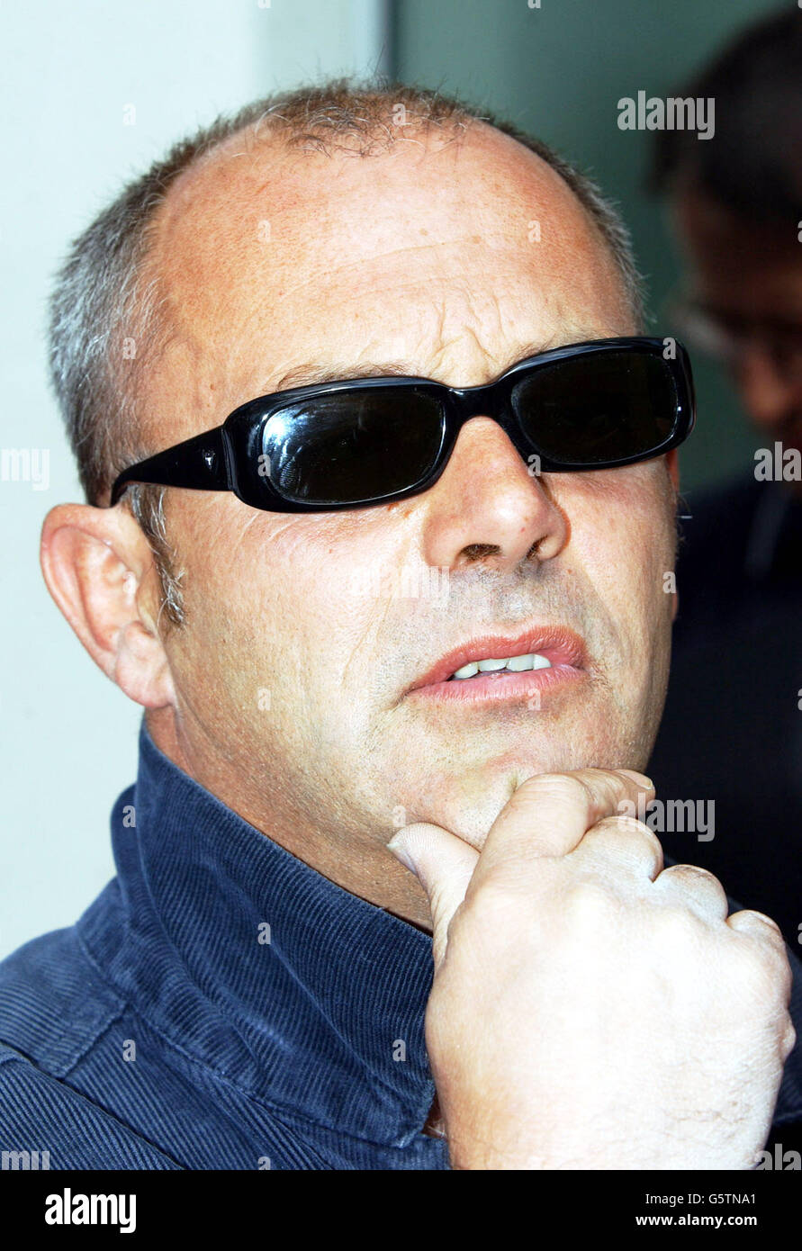 Launch official euro 2000 ball hi-res stock photography and images - Alamy