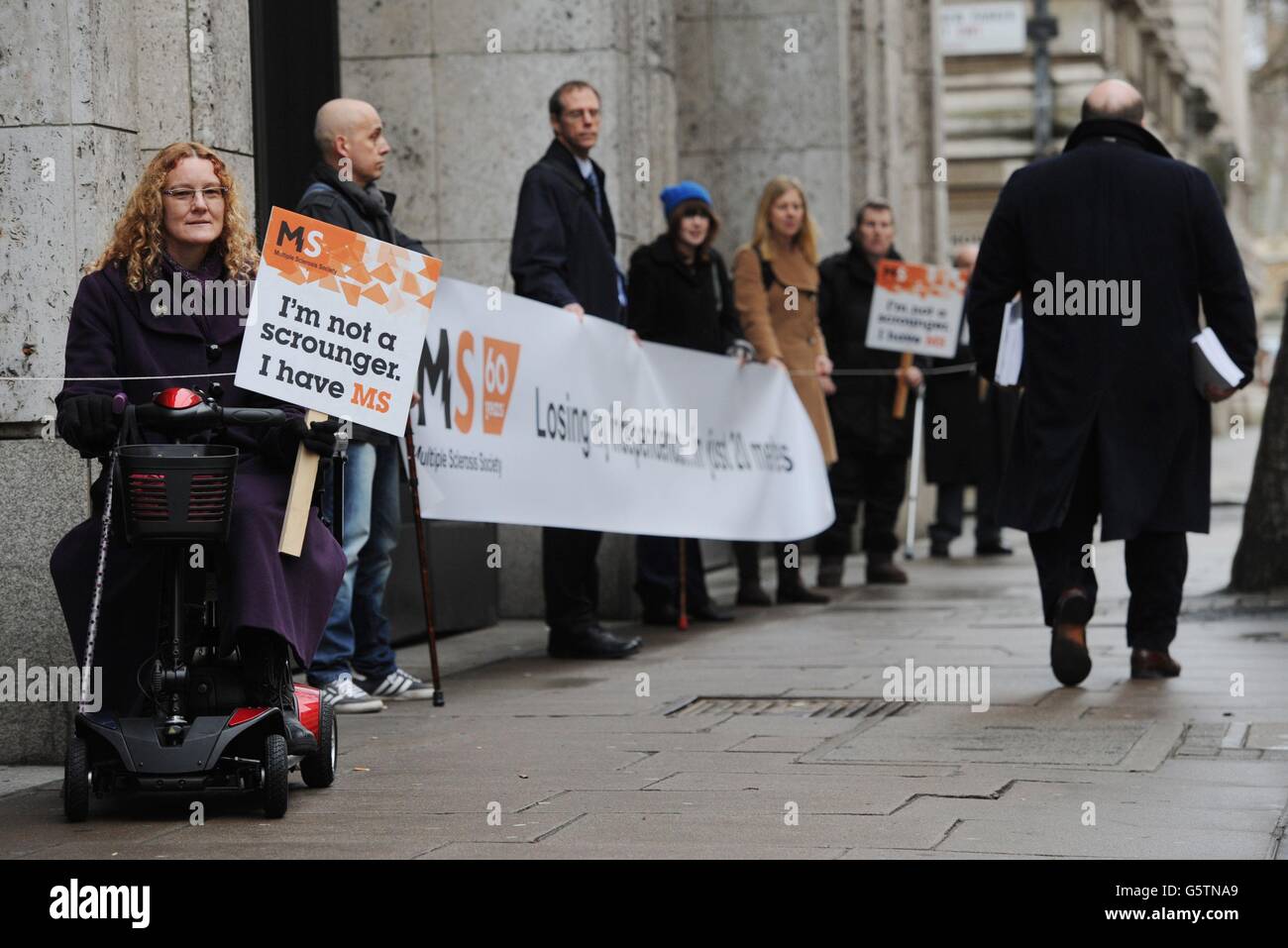 MS sufferers deliver a 4,000 signature petition to Minister for ...