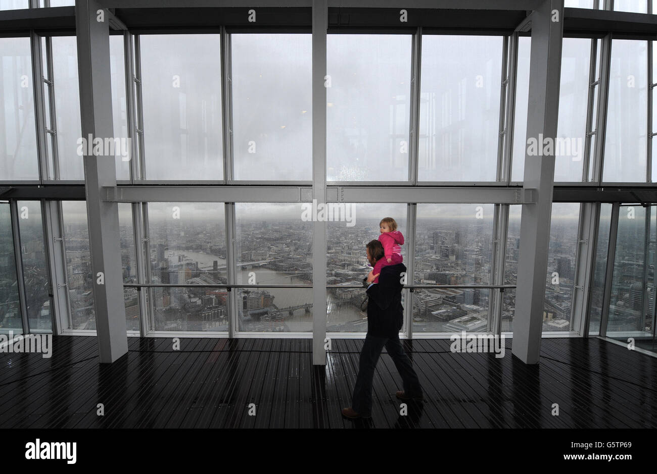 The first members of the public to gain entry to The View at the Shard ...
