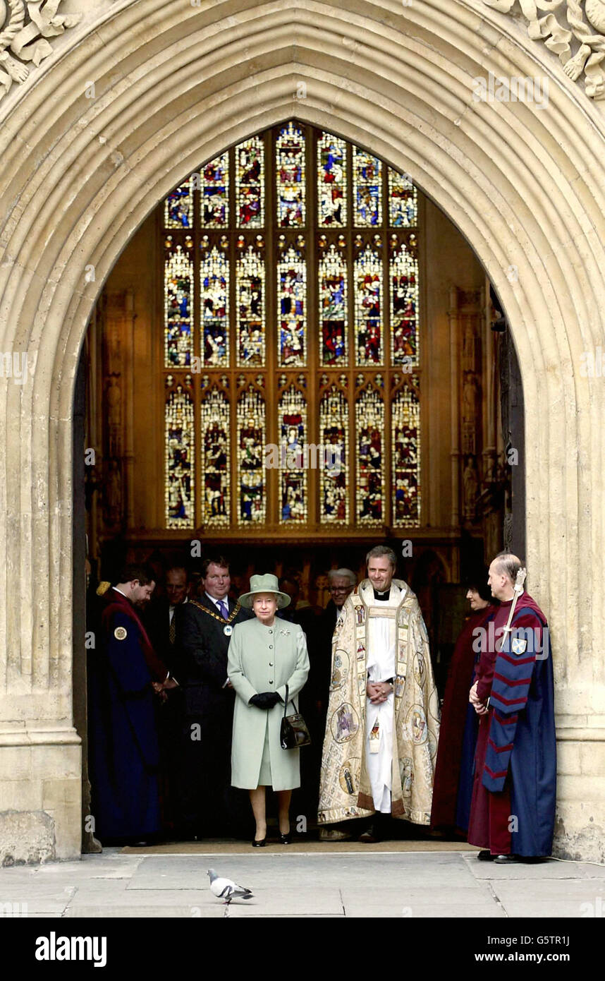 Queen Elizabeth II walks with the Rector of Bath Abbey, Reverend Simon ...