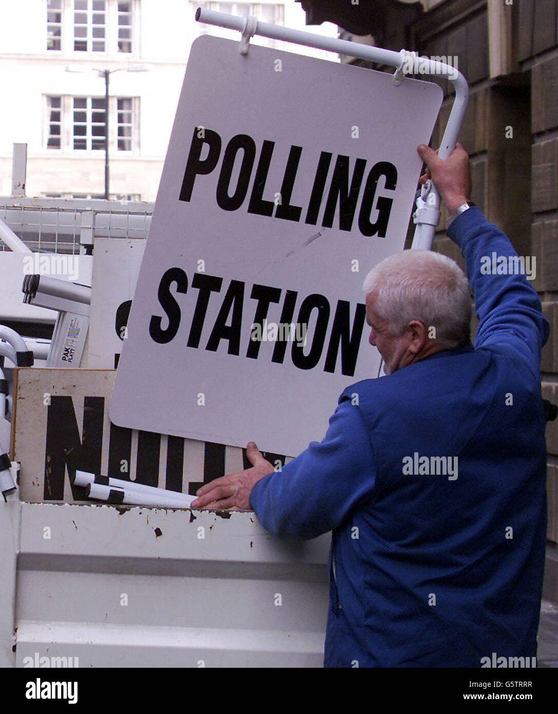Polling stations signs Stock Photo - Alamy