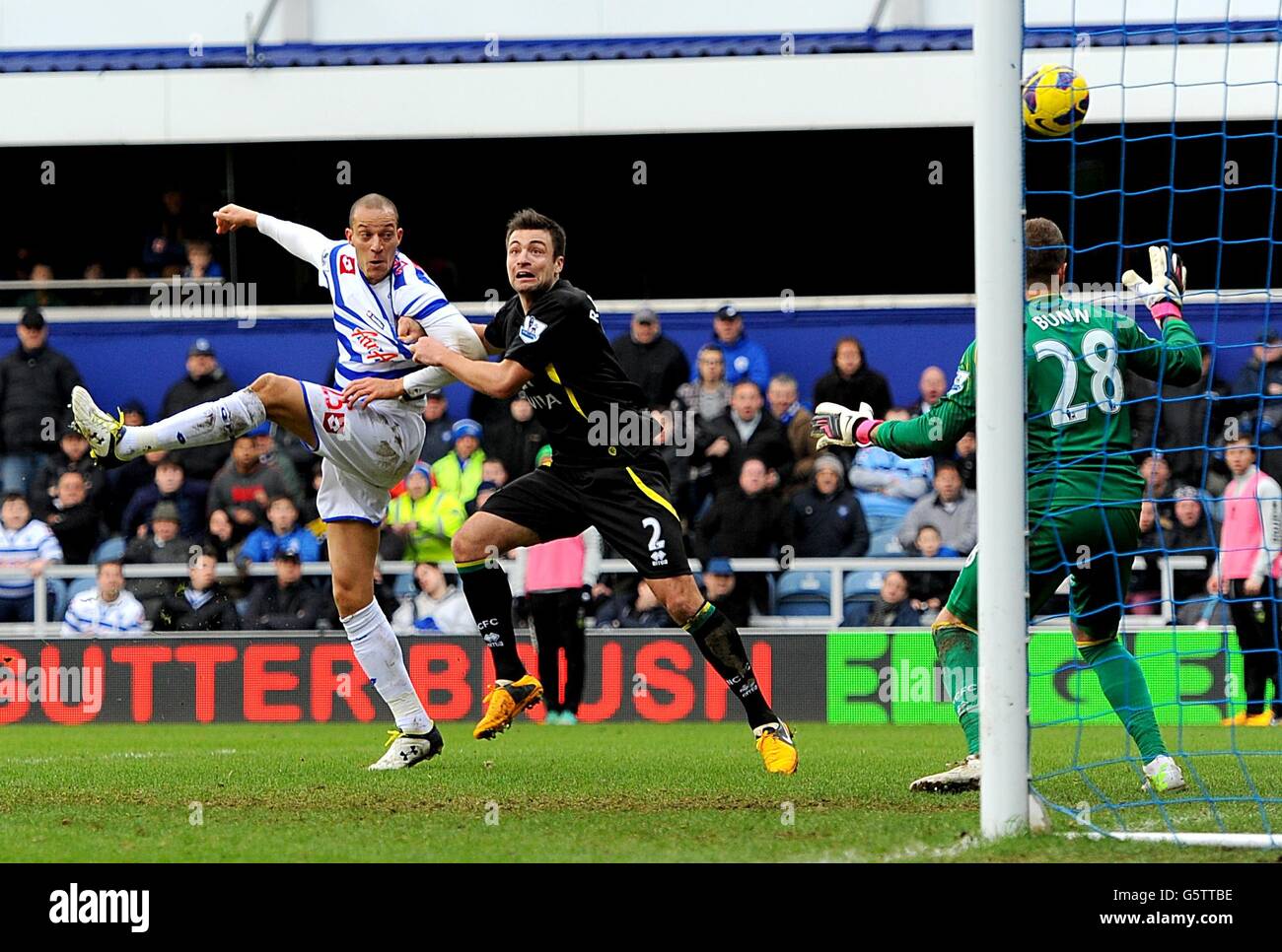 Full length header ball goal hi-res stock photography and images - Alamy