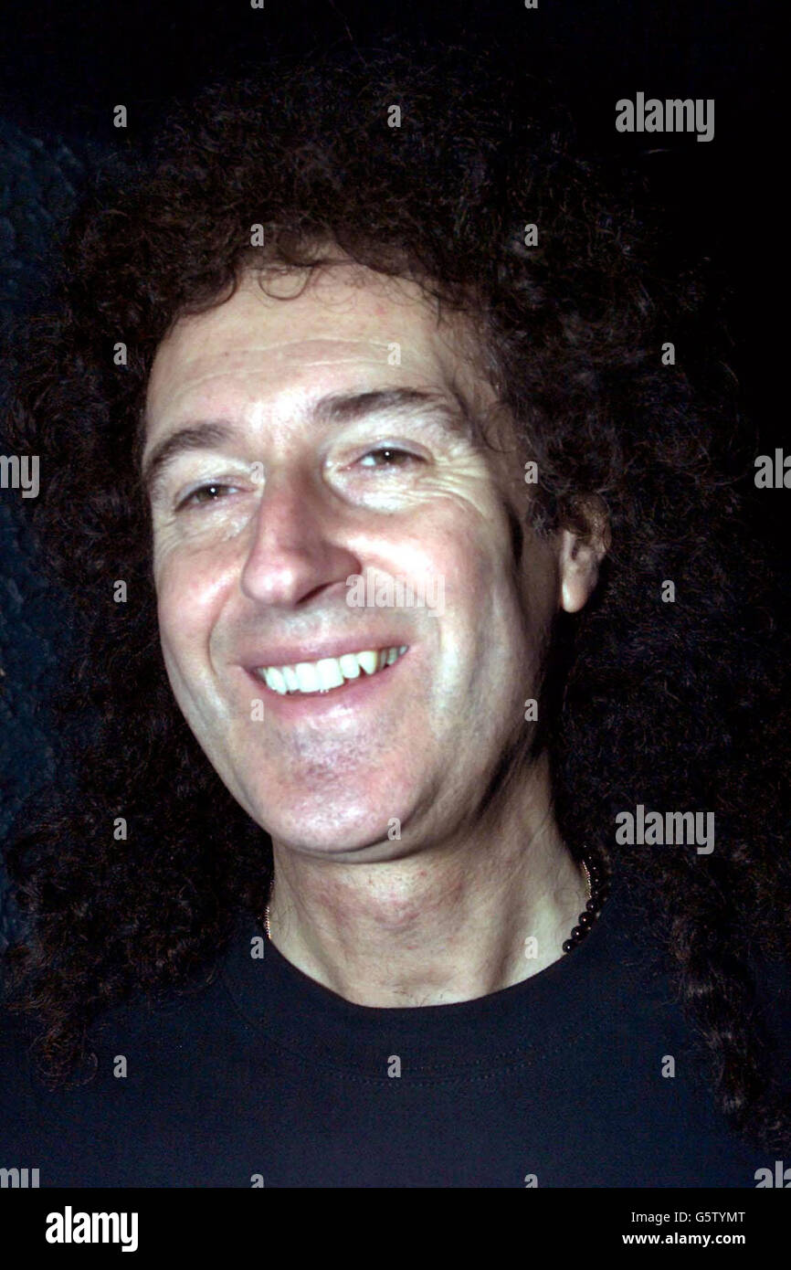 Celebrity head shoulders smiling laughing black t shirt tee shirt film ...