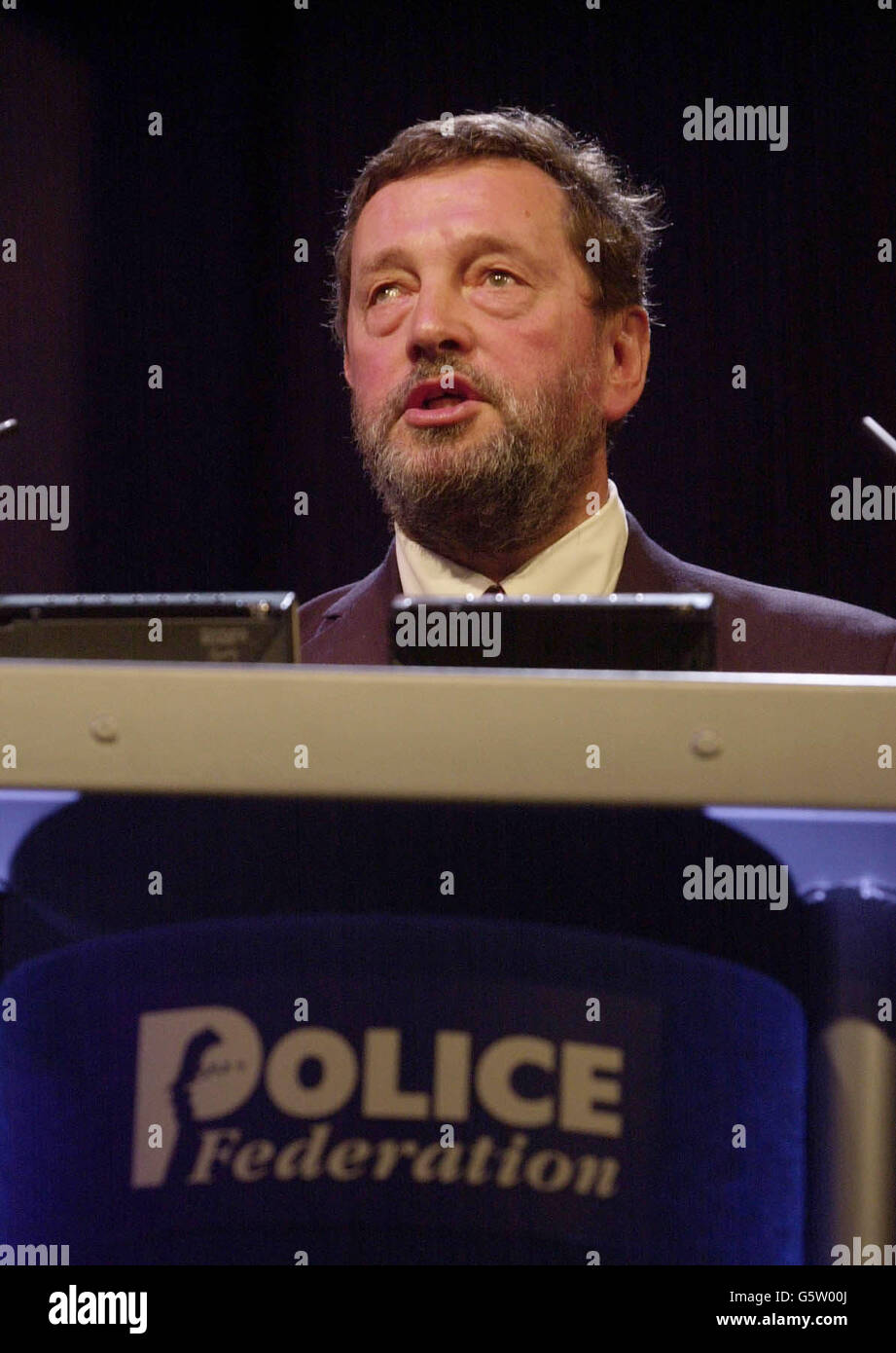 Home Secretary David Blunkett makes his speech at the Police Federation ...