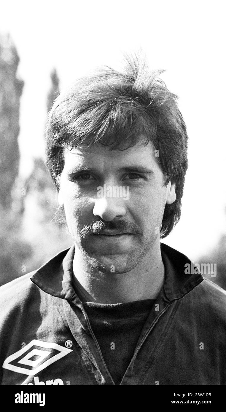 Goalkeeper David Seaman Stock Photo - Alamy