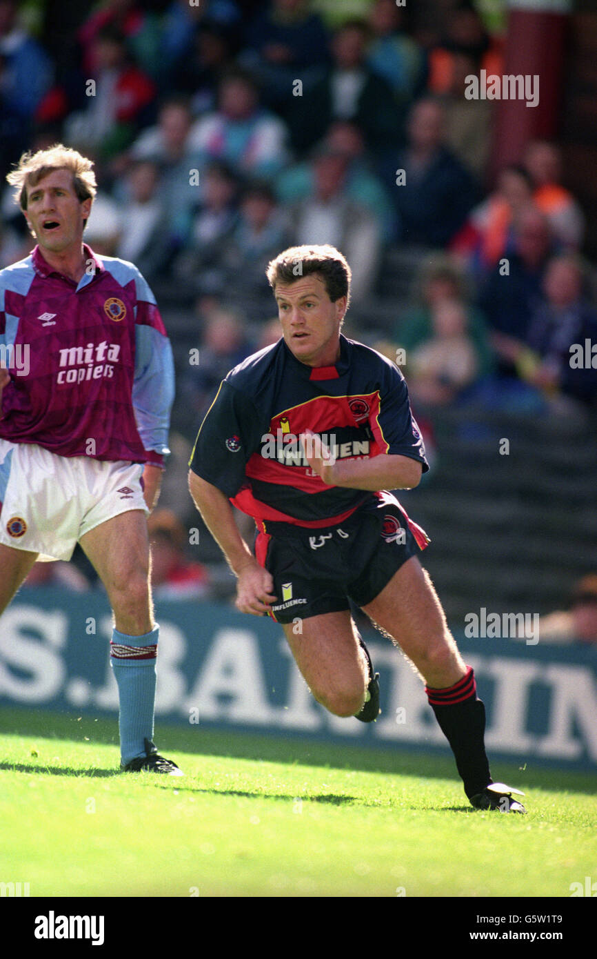 Andy sinton queens park rangers hi-res stock photography and images - Alamy