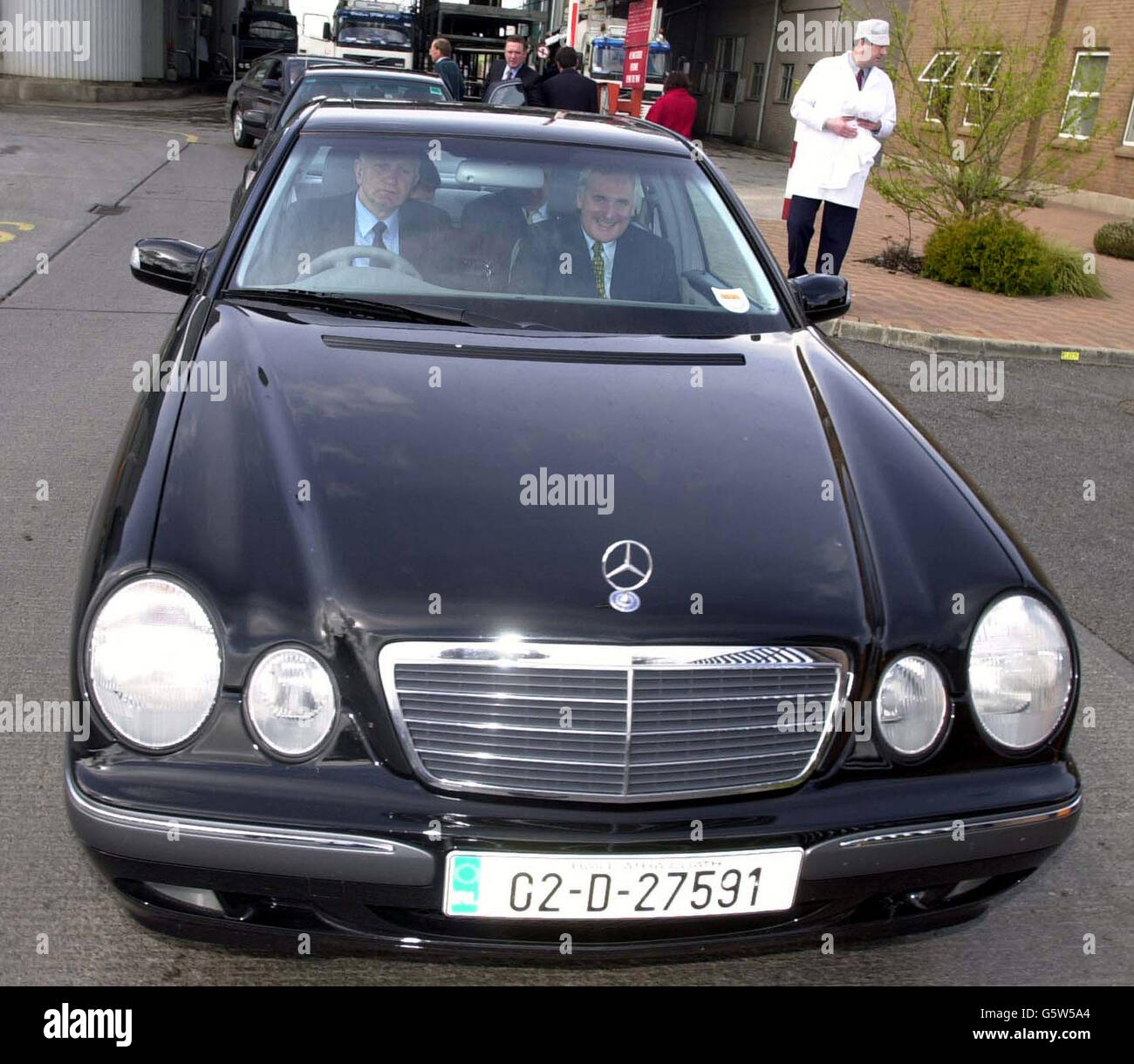 Bertie Ahern in car Stock Photo - Alamy