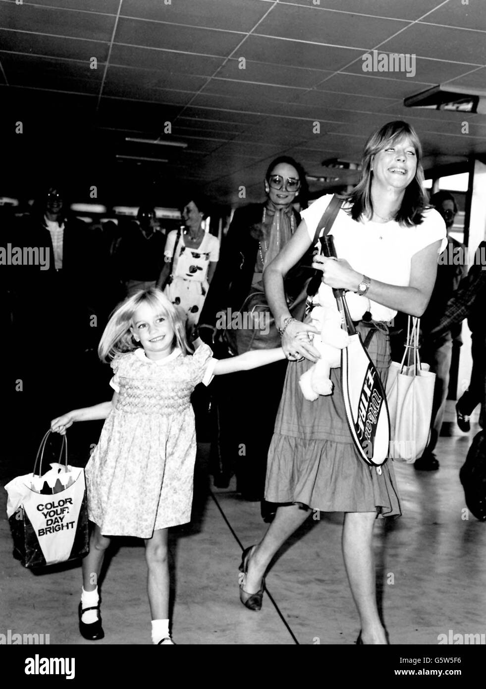 Clementine Hambro and her mother at Heathrow Stock Photo - Alamy