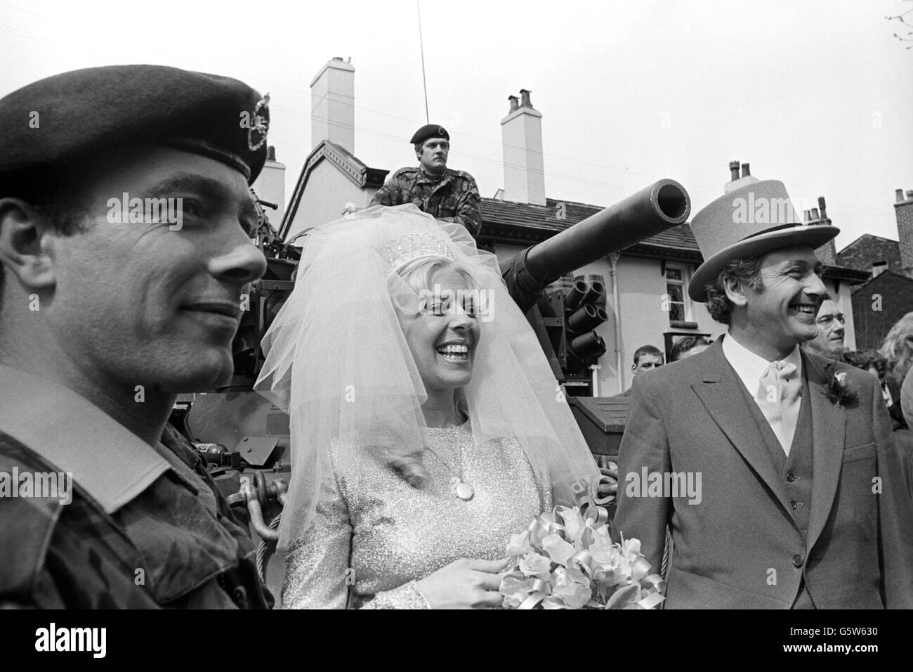 Celebrity wedding 70s hi-res stock photography and images - Alamy