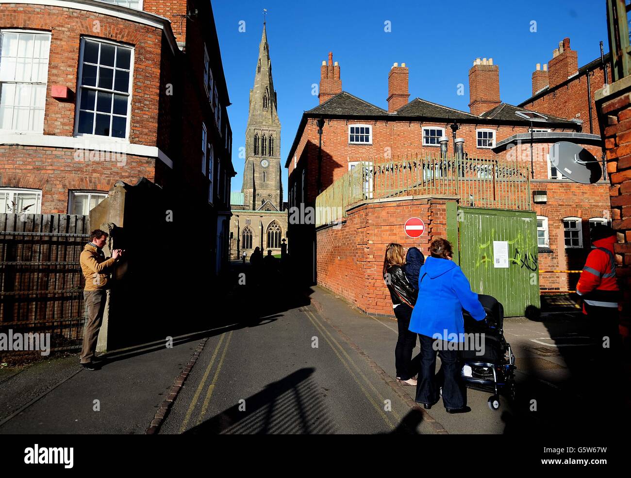 Archaeologists in Richard III dig Stock Photo - Alamy