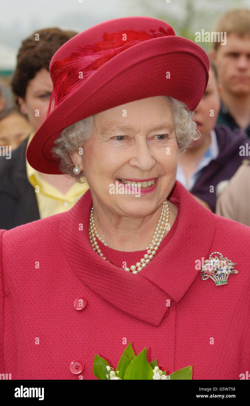 Queen Elizabeth II at Berkshire Golden Youth, a joint county schools ...