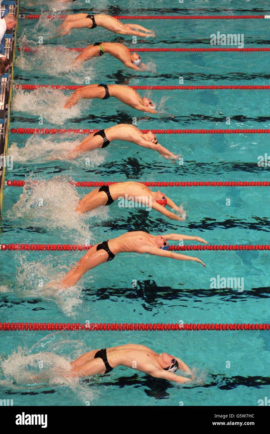 World Cup Swimming, Ponds Forge, Sheffield. Mens backstroke start Stock ...