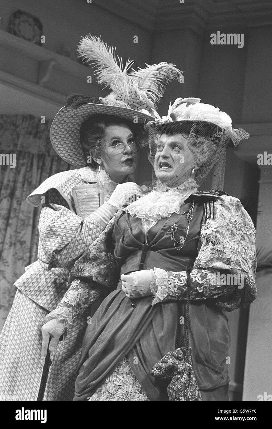 Dr evadne hinge dame hilda bracket hi-res stock photography and images ...