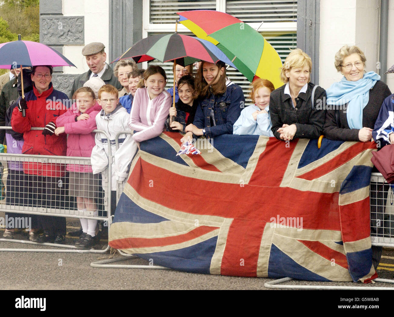 Royal fans union jack crowds smiling prince philip queenjubilee50 hi ...