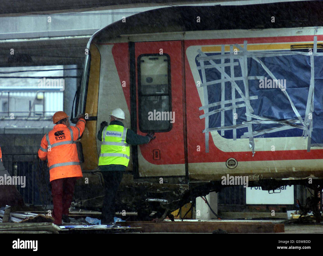 Aftermath crash on station hi-res stock photography and images - Alamy