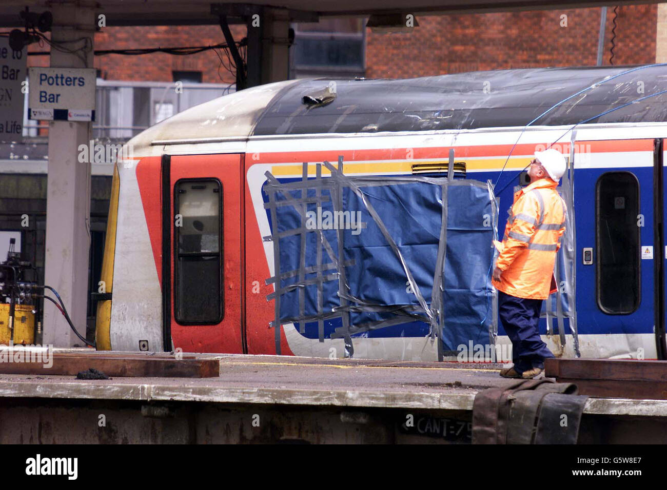 Aftermath crash on station hi-res stock photography and images - Alamy