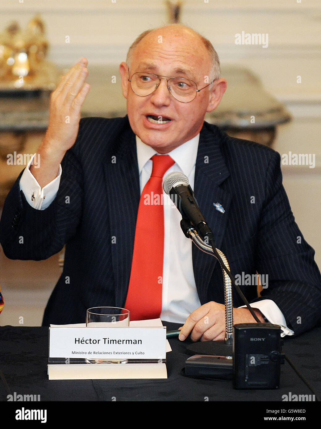 Falkland islanders hi-res stock photography and images - Alamy